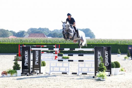 7. GRAND AMOUR | Holger Hetzel